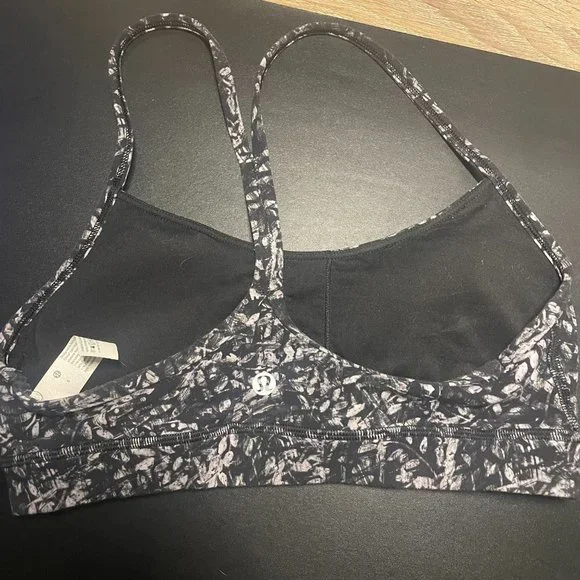 lululemon athletica | Intimates & Sleepwear | Lululemon Flow Y Bra Nulu ...